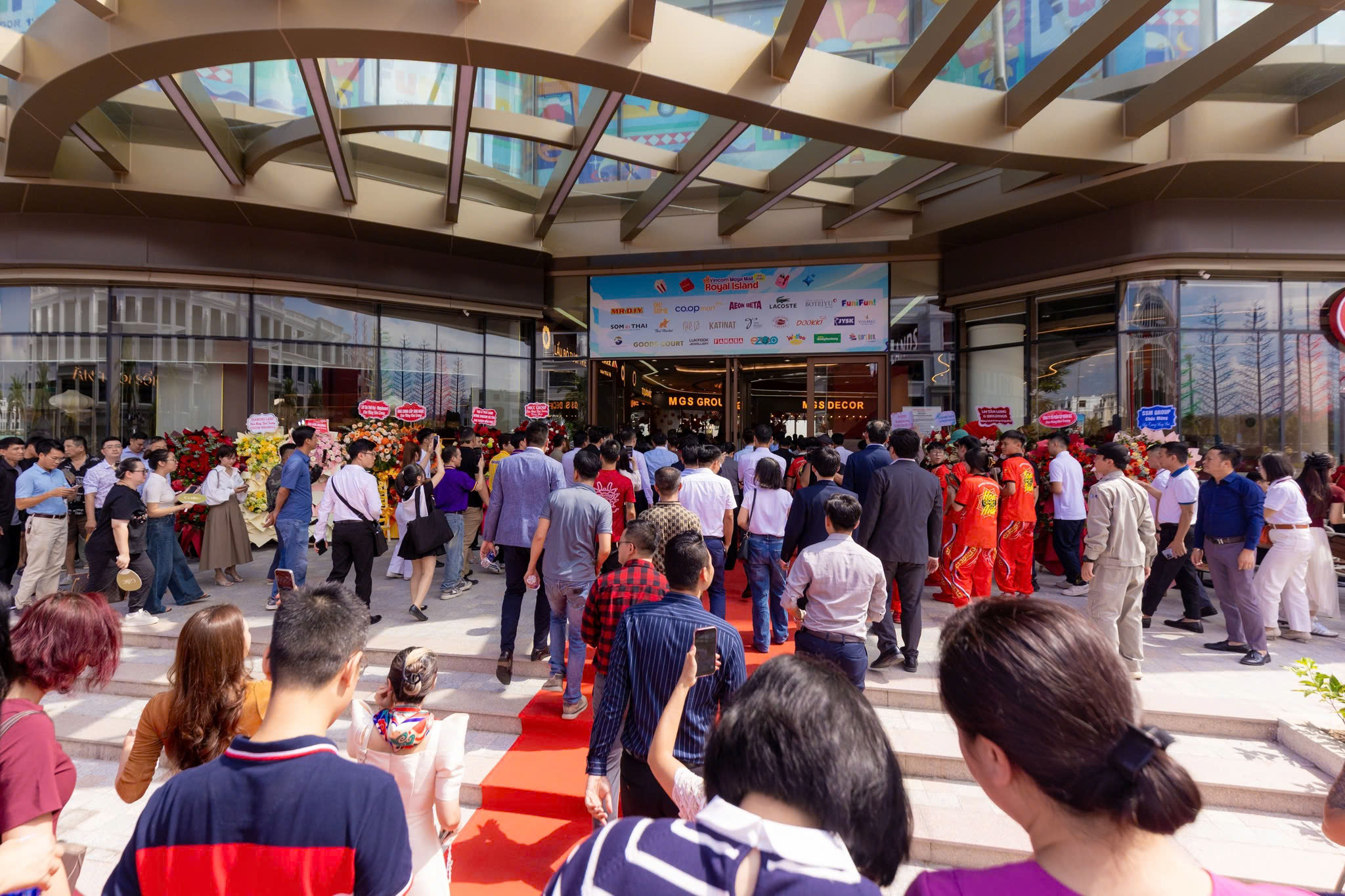 Saigon Co.op inauguró oficialmente el supermercado Co.opmart Pro Vu Yen ...