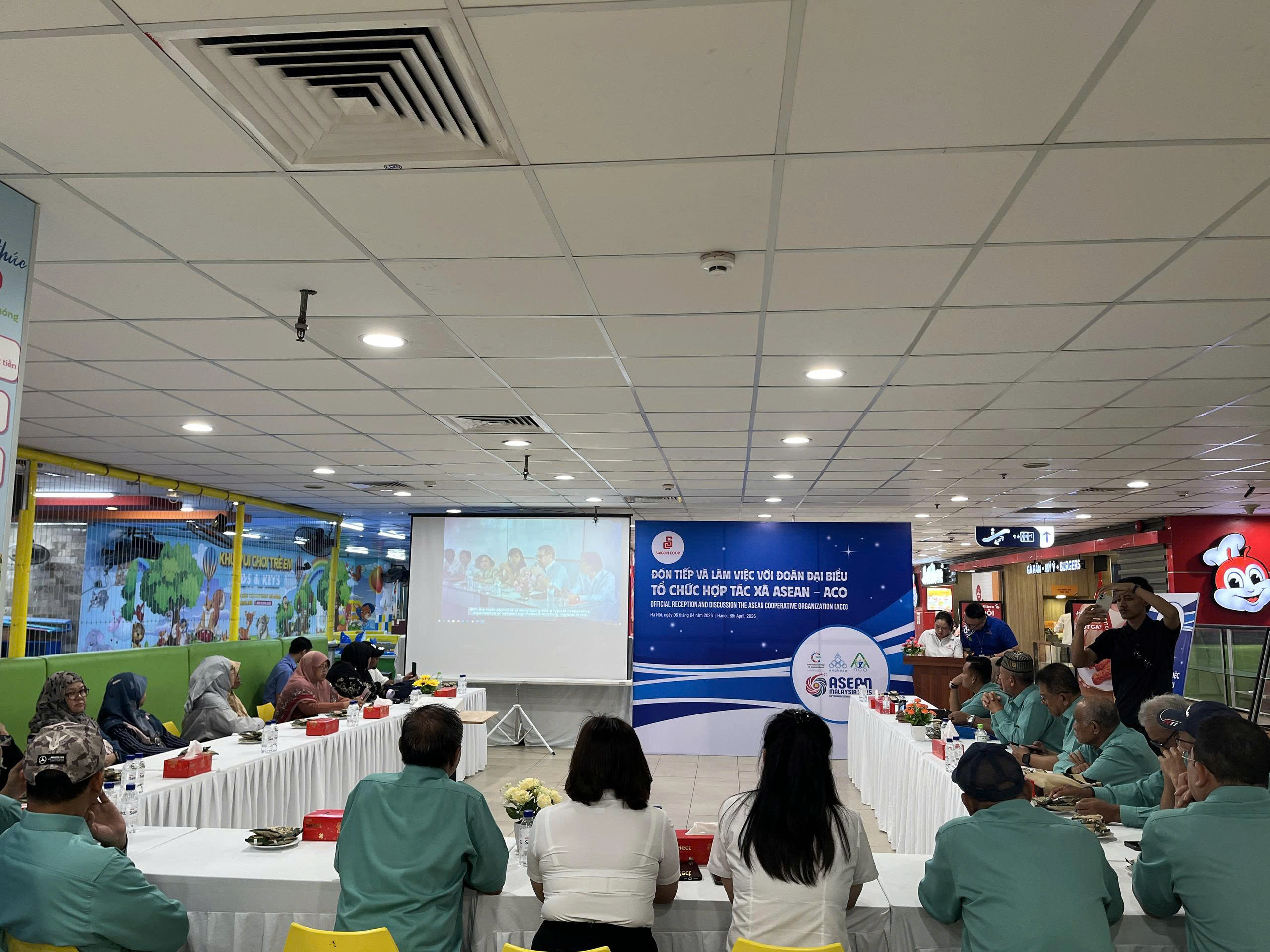 SAIGON CO.OP MENYAMBUT DELEGASI DARI ORGANISASI KOPERASI ASEAN (ACO ...